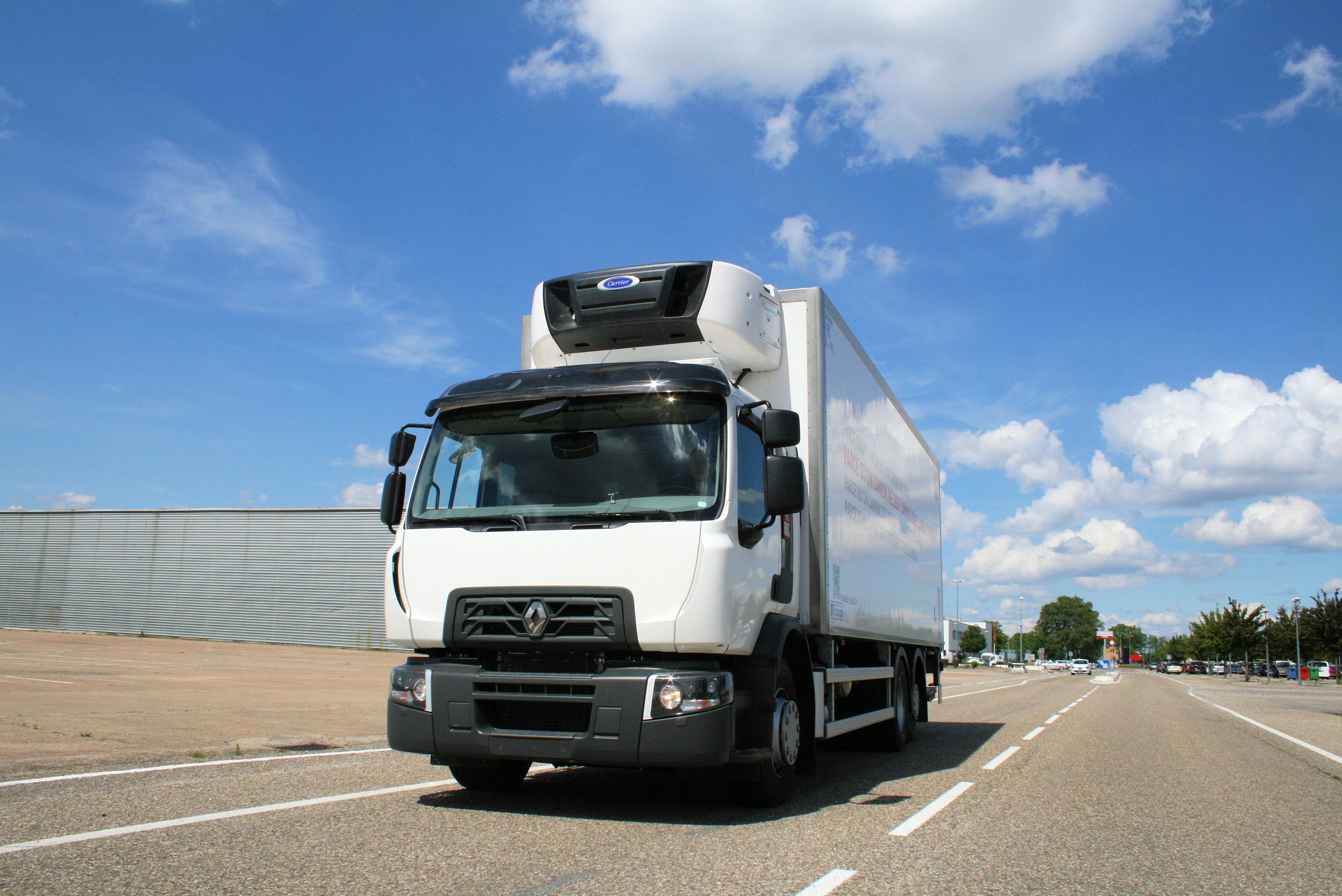 Renault Trucks. D WIDE: 430 cavalli con il nuovo DTI da 11 litri | Vado ...