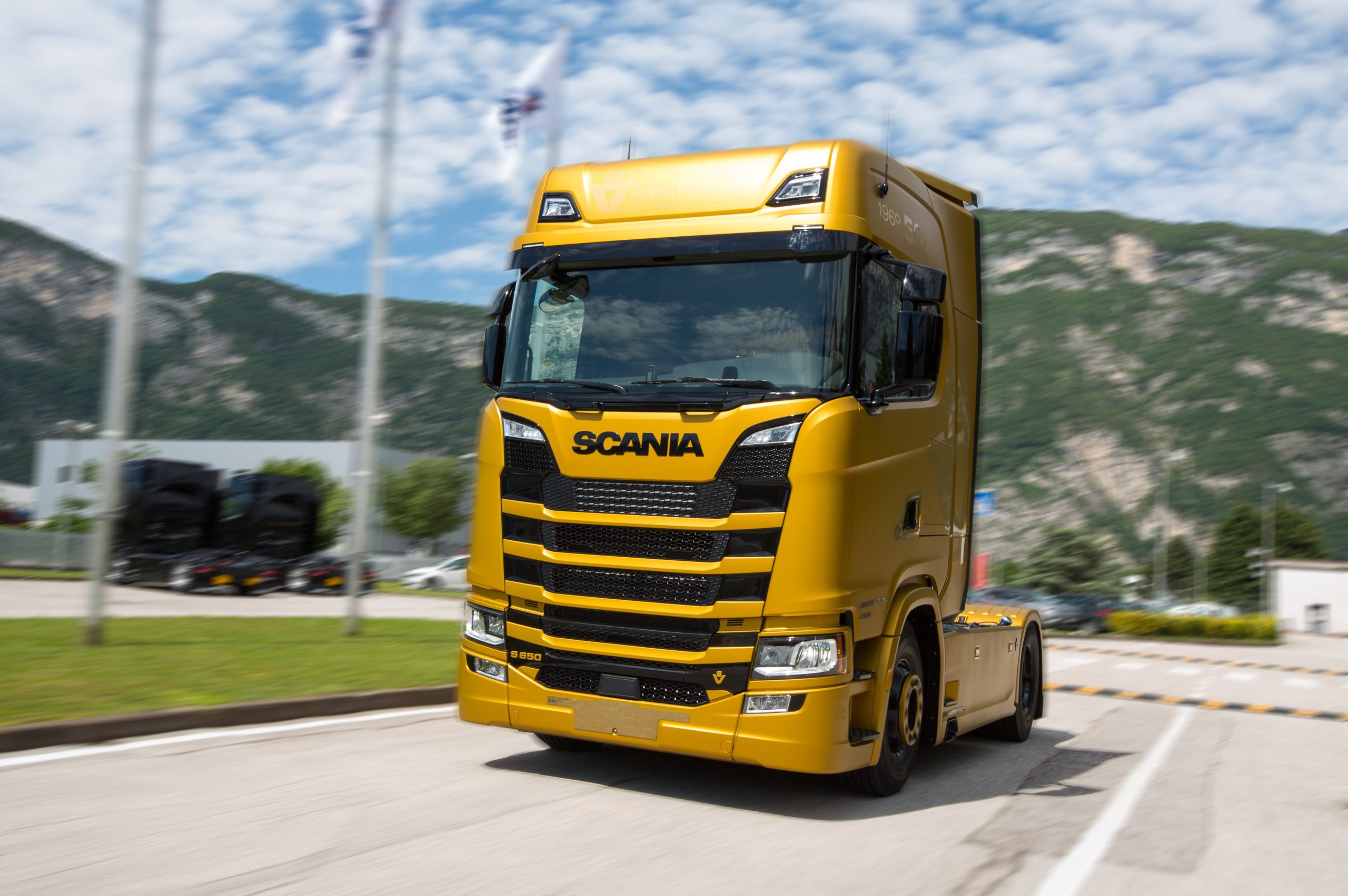 Scania presenta l'edizione speciale V8 Anniversary | Vado e Torno Web