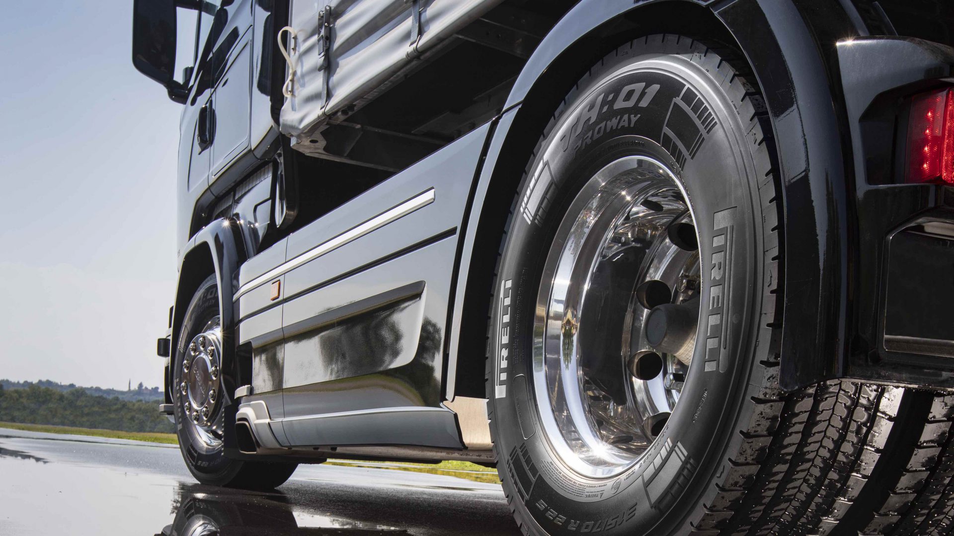 Prometeon Tyre Group lancia Pirelli H:01 PROWAY | Vado e Torno Web