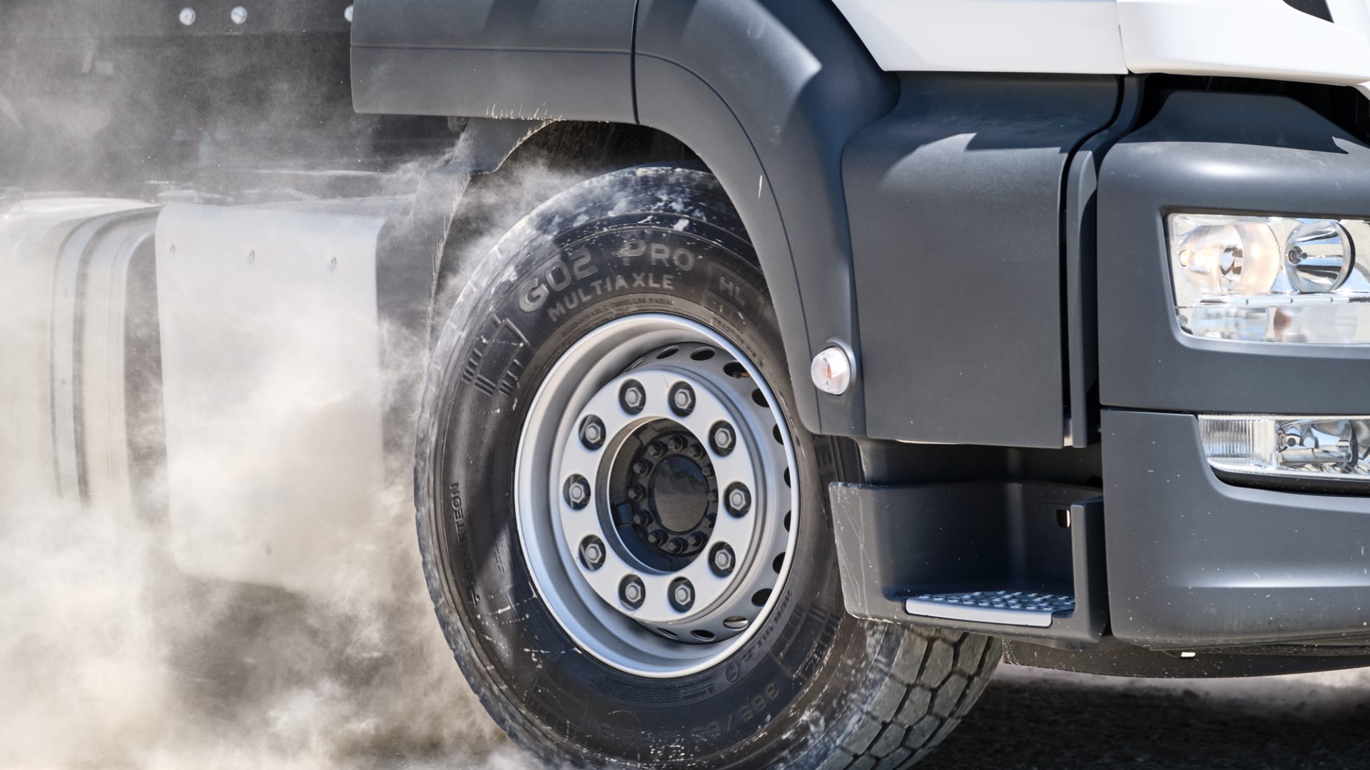 Prometeon Serie 02, presentata la nuova generazione di pneumatici Pirelli