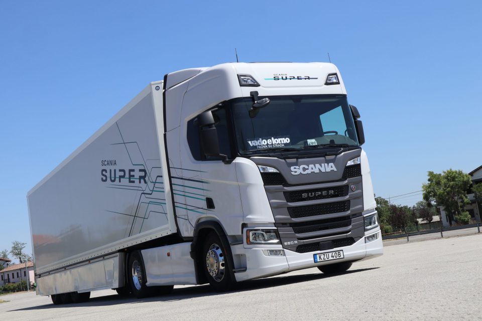 Supertest 500 km: per lo Scania 560 R Super una prova di classe