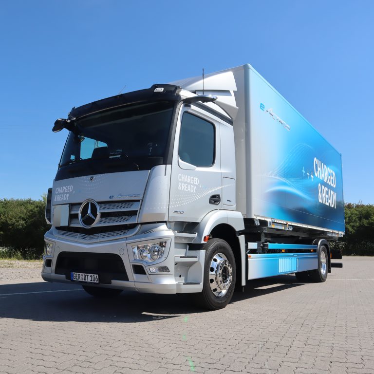 Mercedes eActros 300, elettrico senza compromessi. La nostra ...