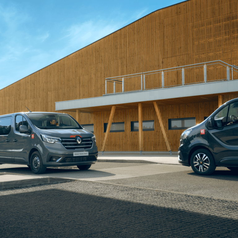 Renault Trafic Red Edition: inserti rossi e motori da 110 a 170 cavalli ...