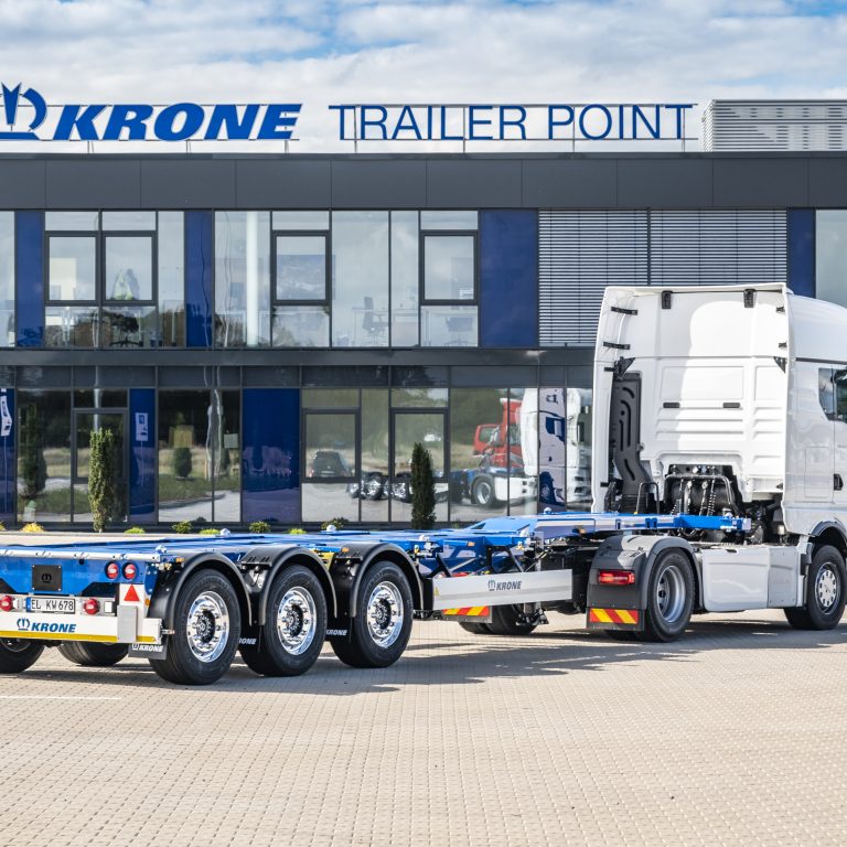 Flessibilità e robustezza: il semirimorchio portacontainer Krone Box ...