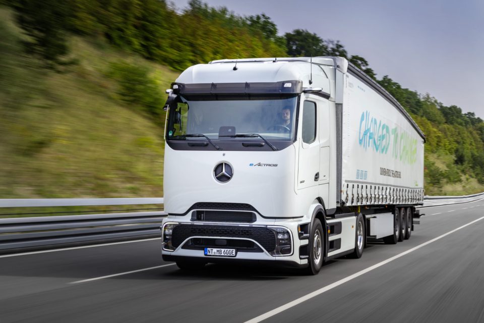 Mercedes eActros 600: presentato in anteprima ad Amburgo
