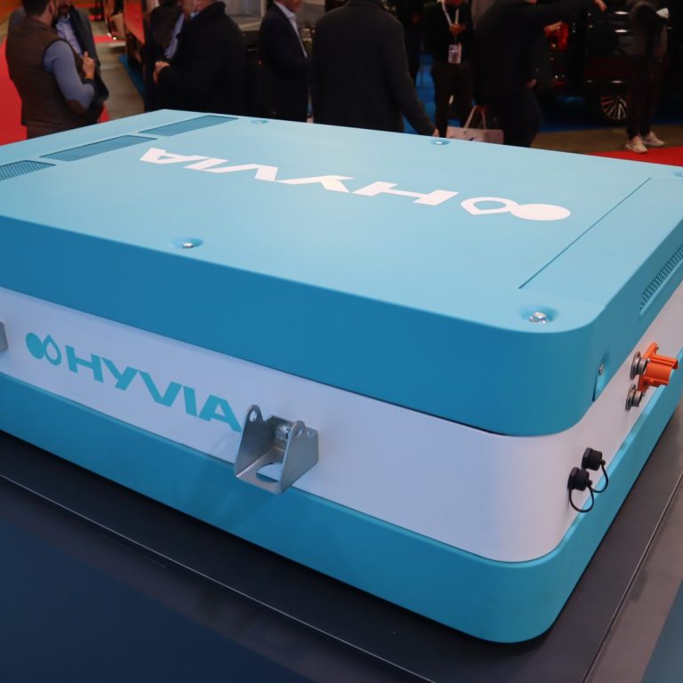 Non c'è futuro per HYVIA. La joint venture Renault-Plug Power è stata ...