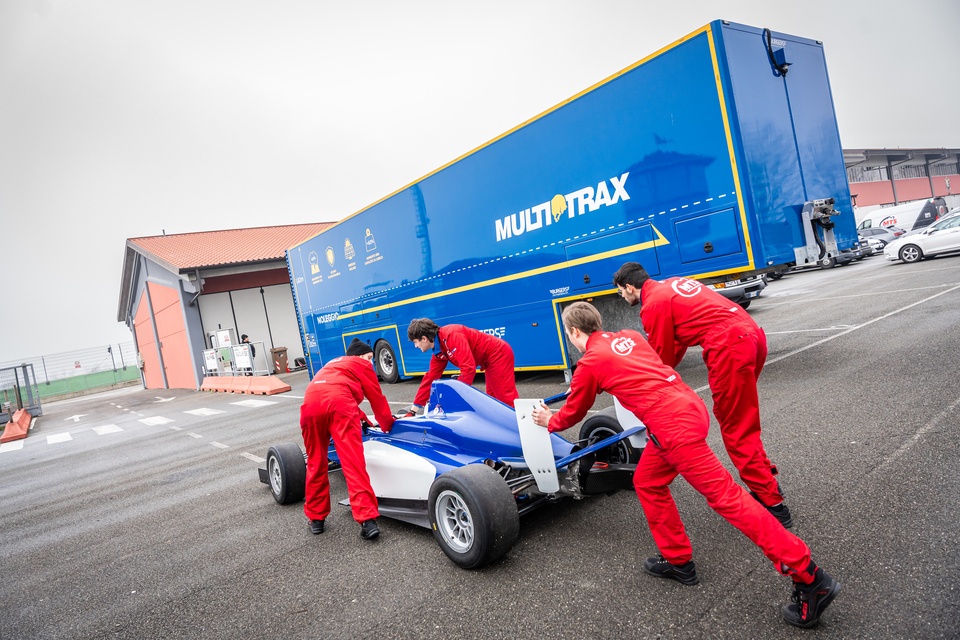 Multitrax è il nuovo partner tecnico di MTS Motorsport Technical School ...