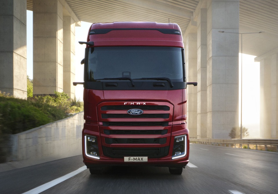 Ford Trucks presenta il nuovo F-Max con motore Ecotorq Gen2